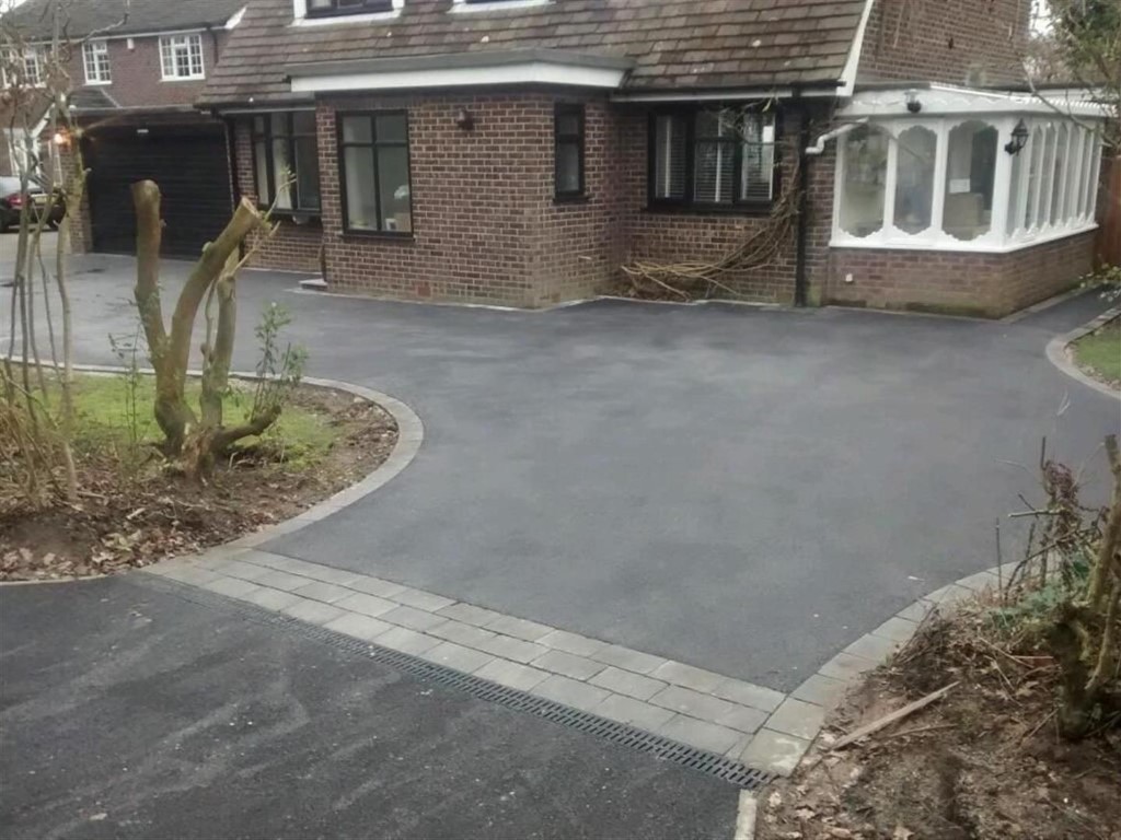 Examples Of Tarmac Installations By Driveway and Patio Solutions